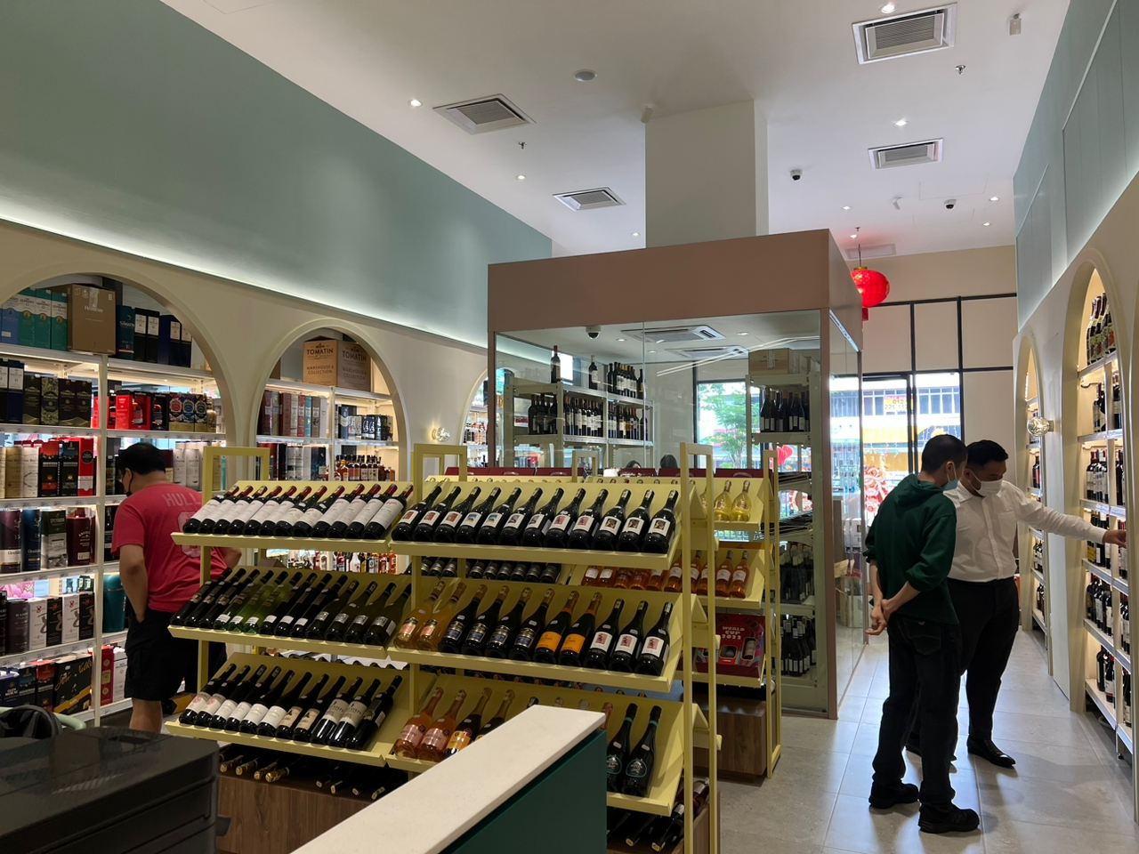 About Us – Cellar 18 | Fine Wine & Food